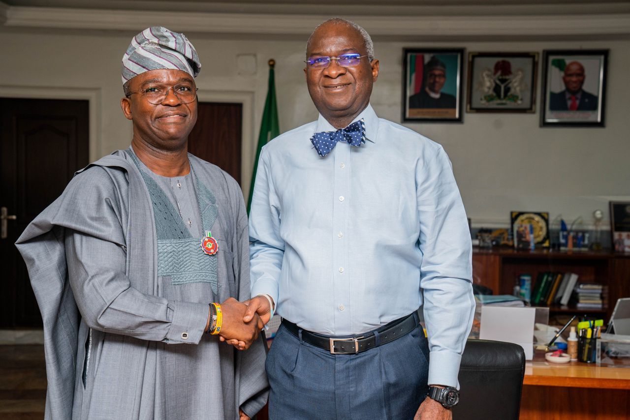 Senator Abiru Visits Fashola: Roads Rehabilitation To Begin In Lagos ...