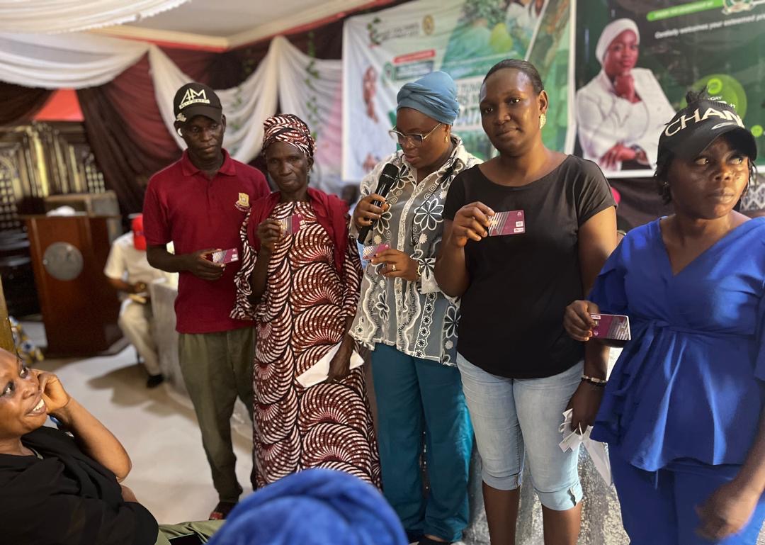 ljede LCDA Chairman, Hon. Motunrayo Gbadebo-Alogba Supports Traders ...