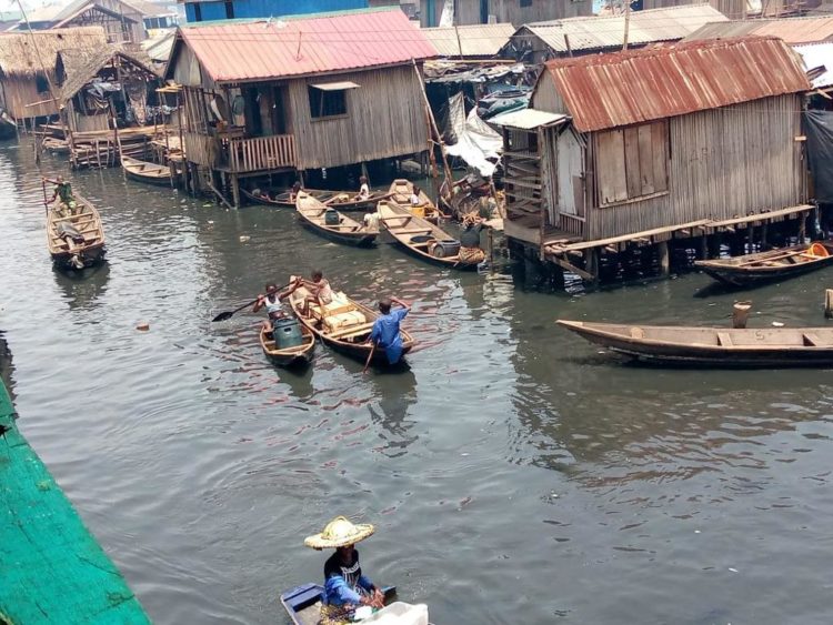 Lagos State Begins Dredging Activities To Wipe Out Makoko Slum ...